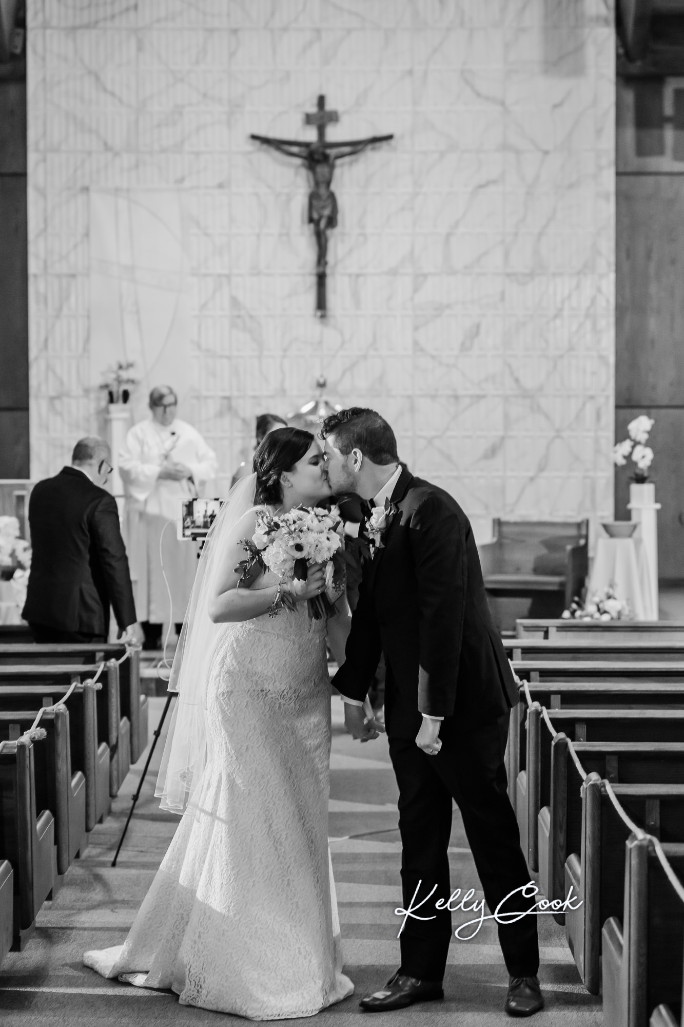Intimate Wedding Ceremony | Maria & Ryan - kellycookphoto.com